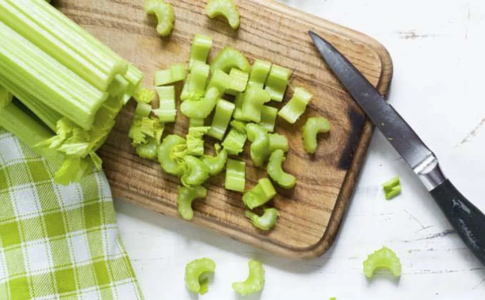 4 retete gustoase, sanatoase si rapide cu telina pe care trebuie sa le ...